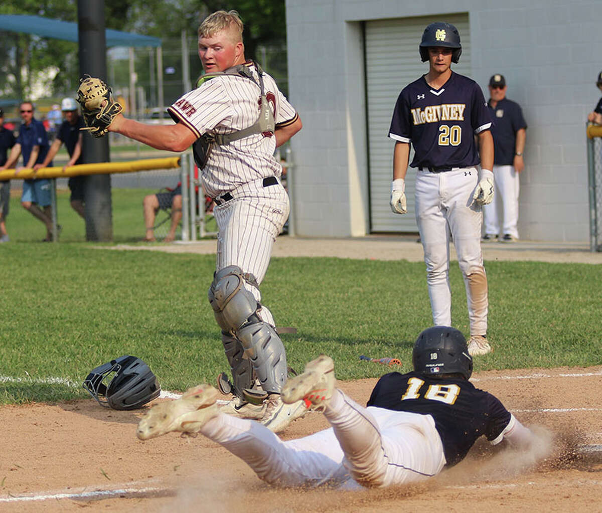Gillespie, Carlinville win Class 2A regional semifinals