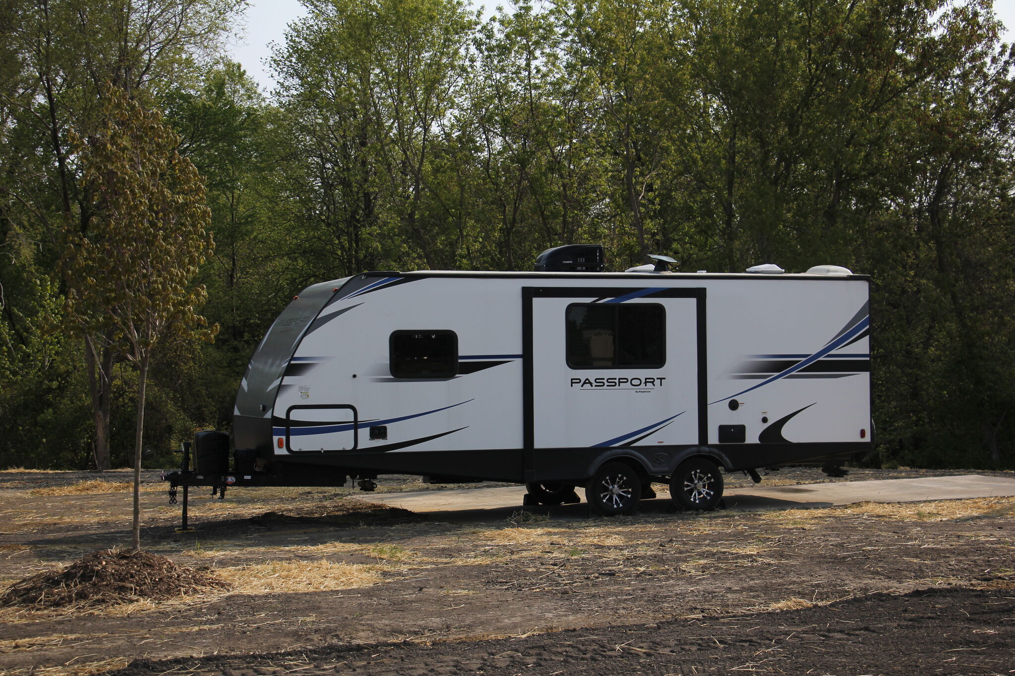 Senators launch a cross-party effort to end stock trading by lawmakers