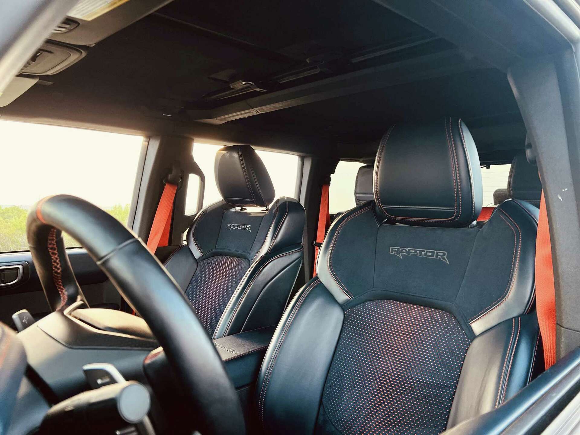 Bronco Raptor 2023 delivers sports car performance