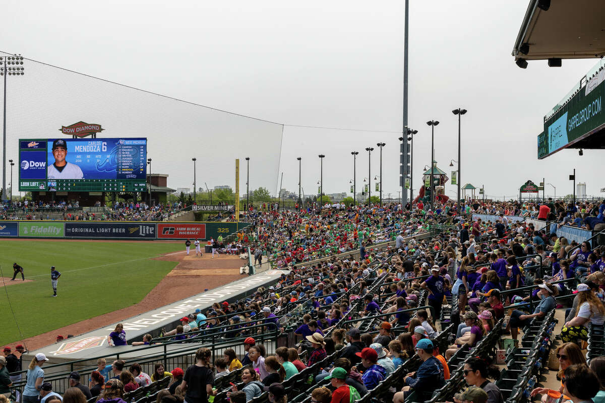 Tuesday's Dow Diamond crowd of 6,906 beat previous record of 6,671