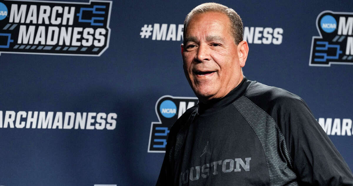 UH basketball: Kelvin Sampson hopes to have revised contract soon