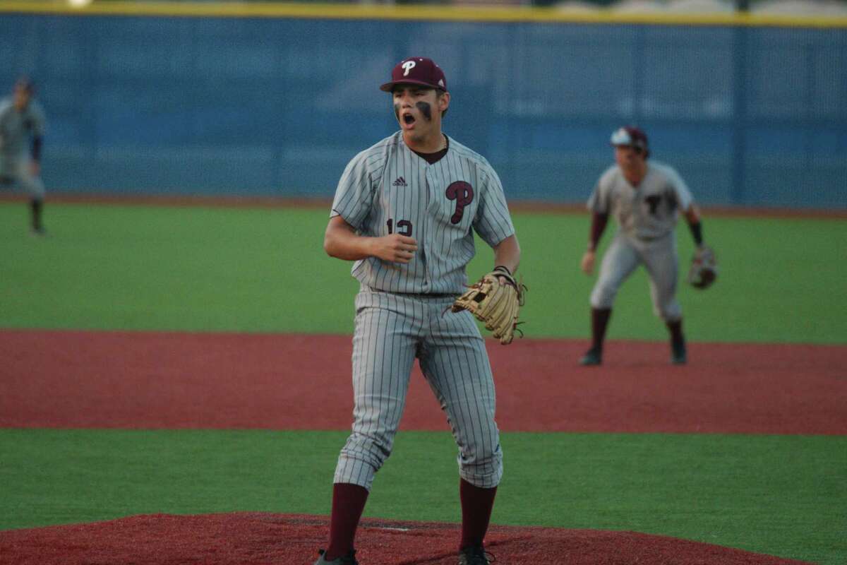 Pearland Oilers clip Clear Falls Knights in playoff series opener