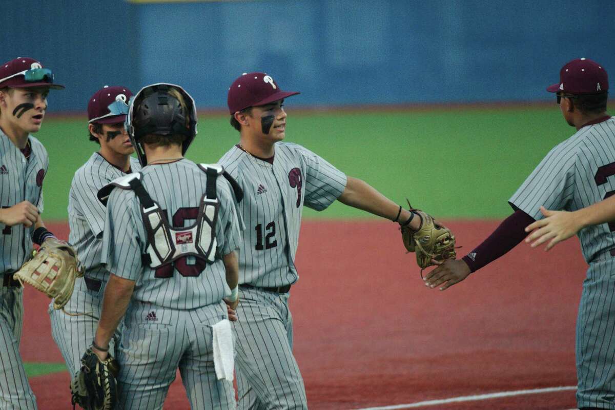Pearland Oilers clip Clear Falls Knights in playoff series opener