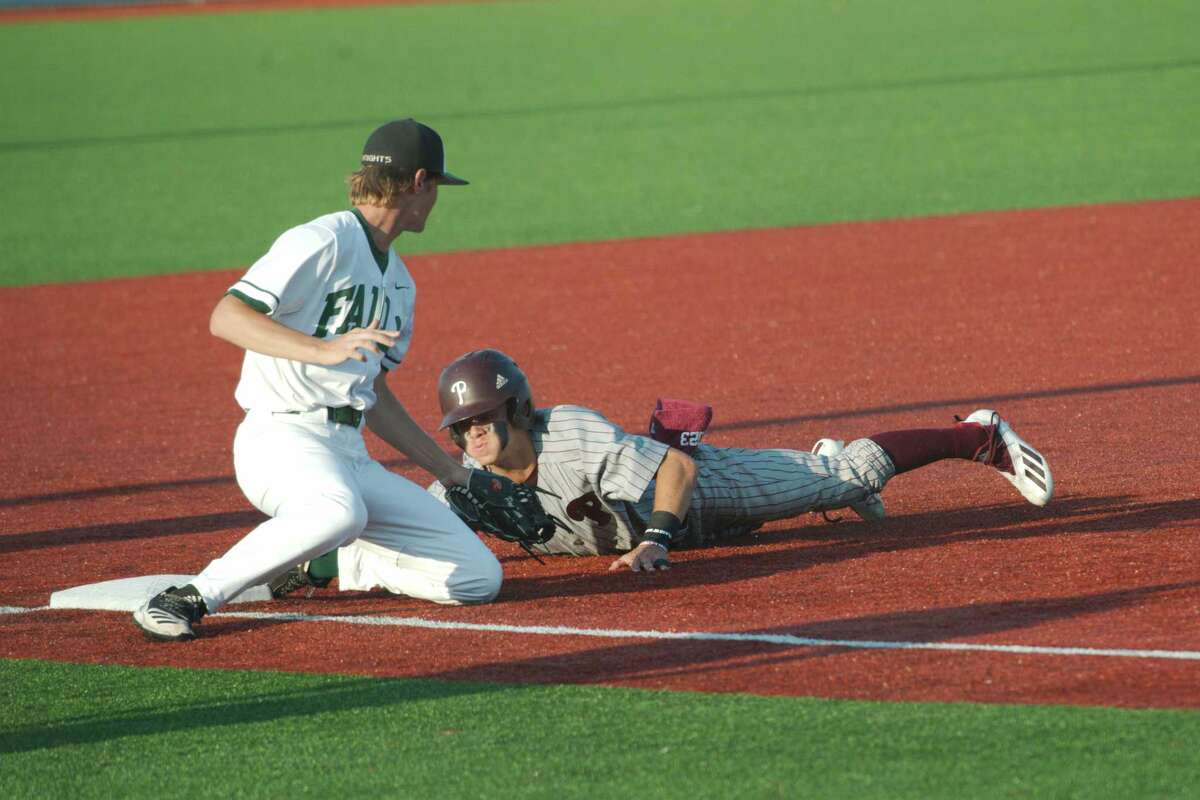 Pearland Oilers clip Clear Falls Knights in playoff series opener