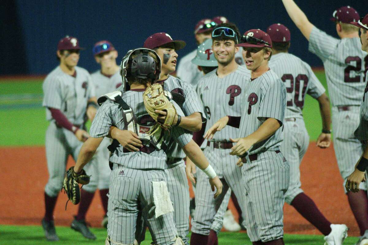 Pearland Oilers clip Clear Falls Knights in playoff series opener