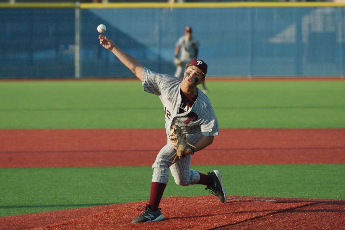 Pearland Oilers clip Clear Falls Knights in playoff series opener