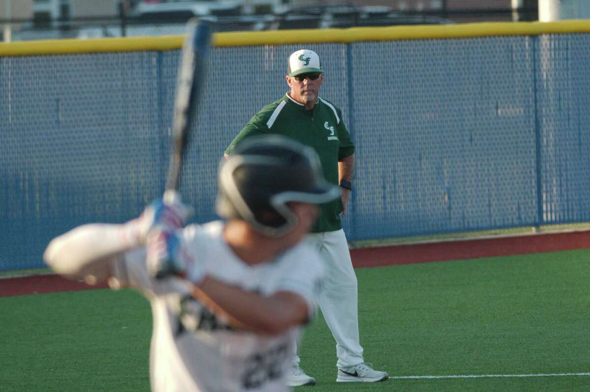 Pearland Oilers clip Clear Falls Knights in playoff series opener