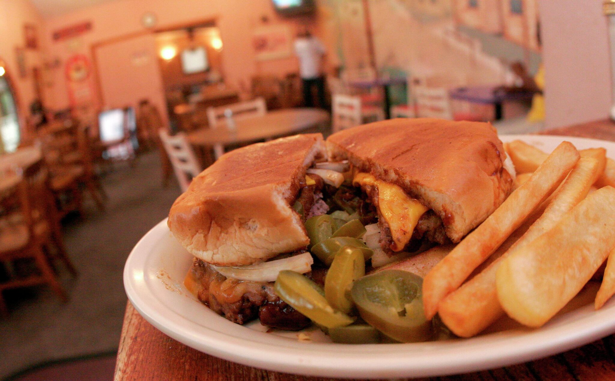 Houston's iconic Blake's BBQ & Burgers closes its doors