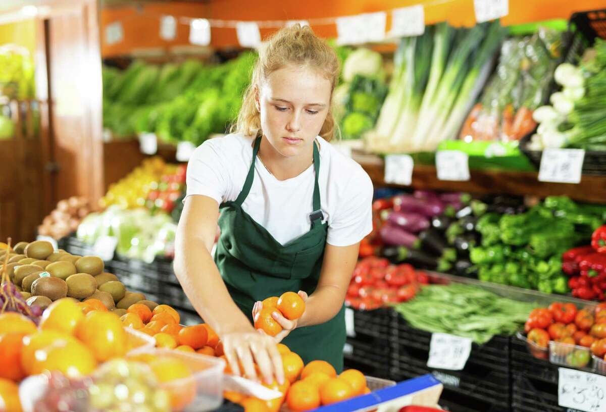 For Teens, Traditional Summer Job May Work Better Than Side Gig
