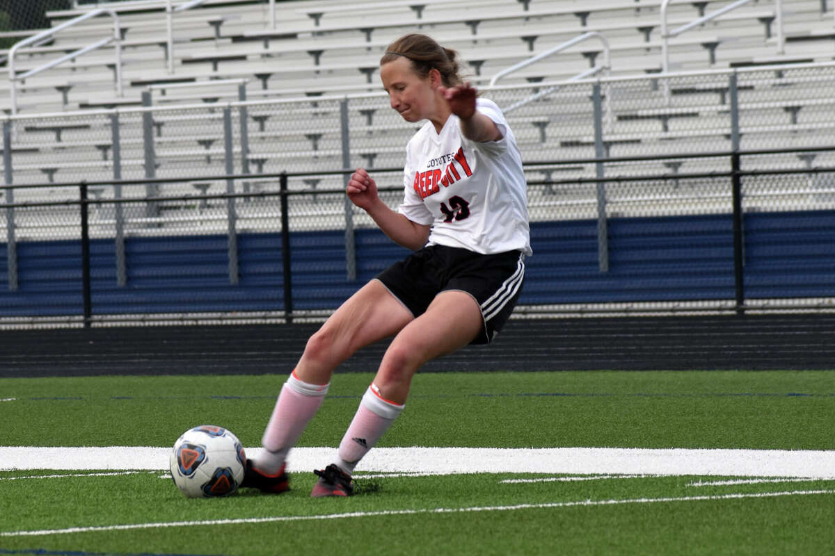 Big Rapids girls soccer beats Reed City to take third in tournament