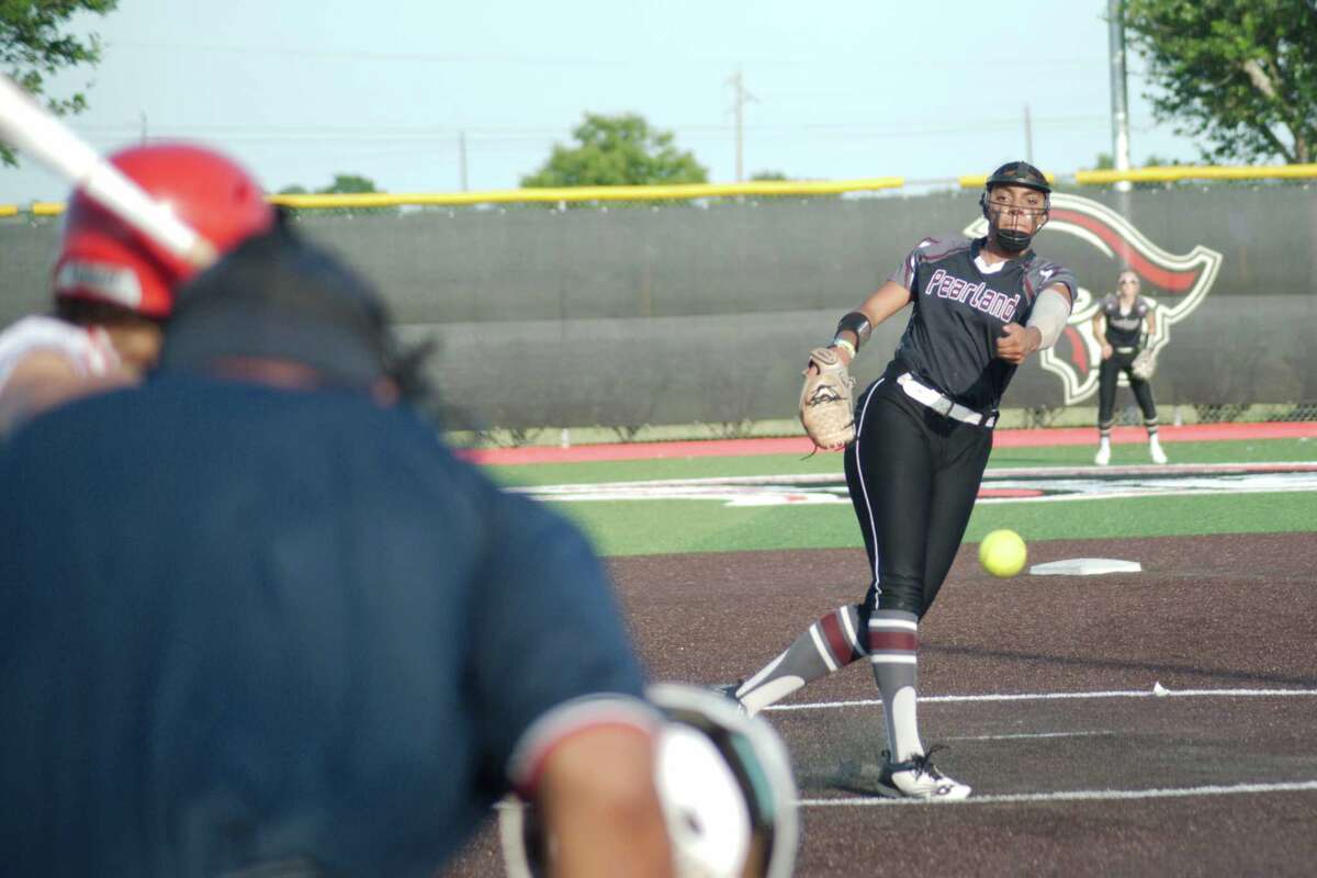 Softball playoffs: Pearland Oilers sweep Bellaire Cardinals