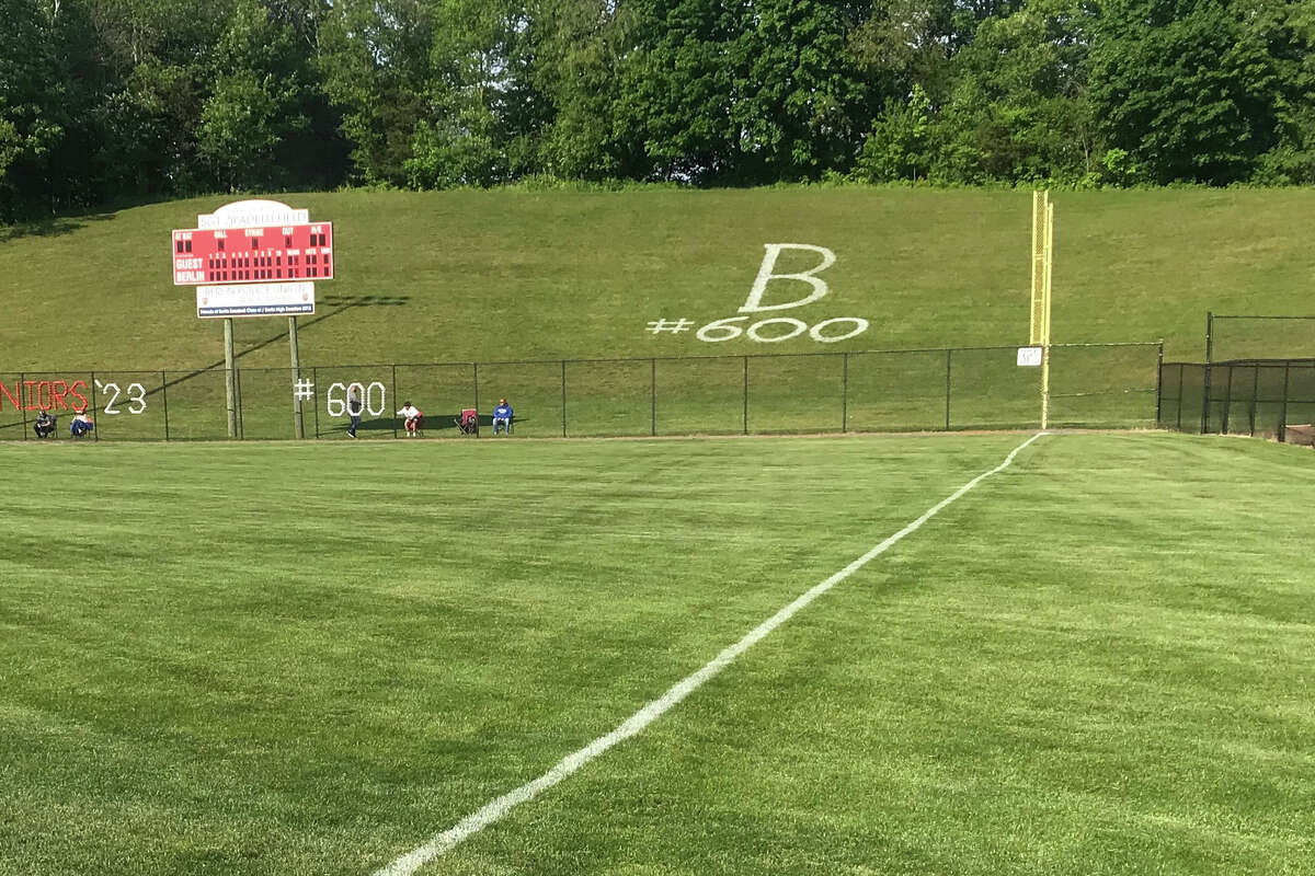 Berlin (CT) High School baseball coach Leo Veleas wins 600th game