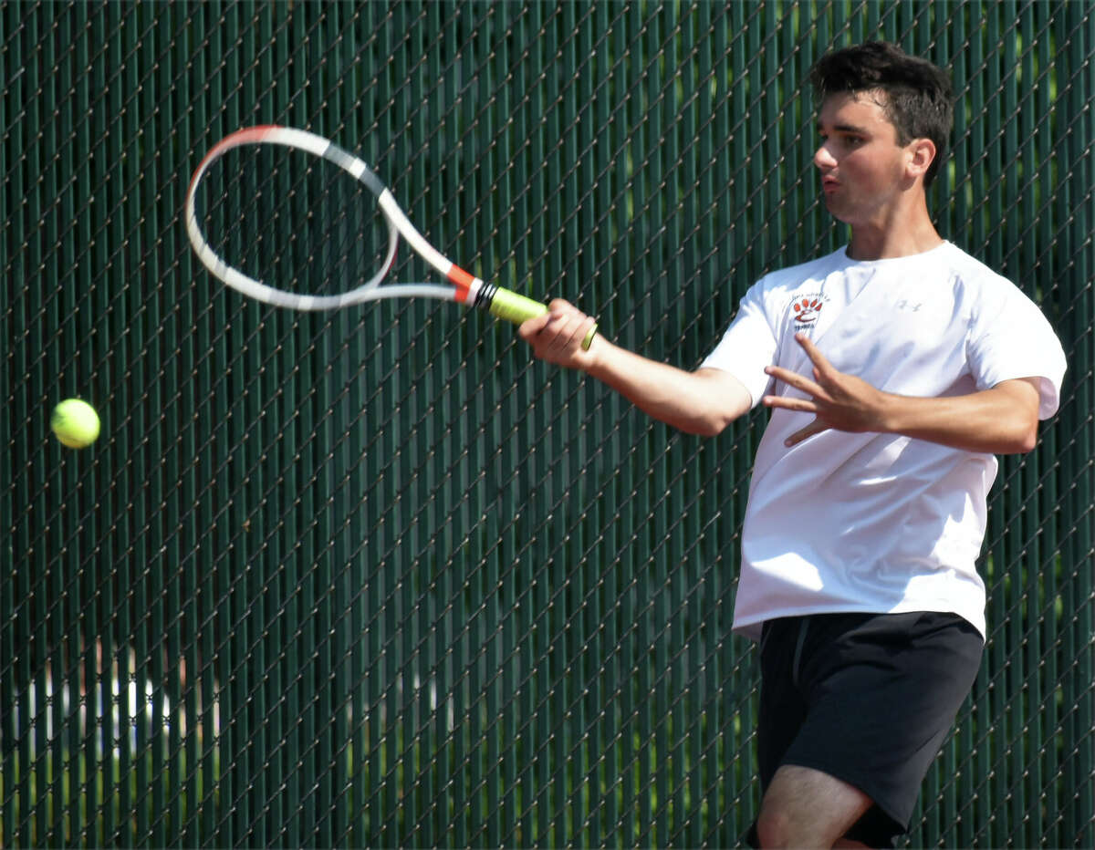 EHS wins sectional title; sends four entries to state