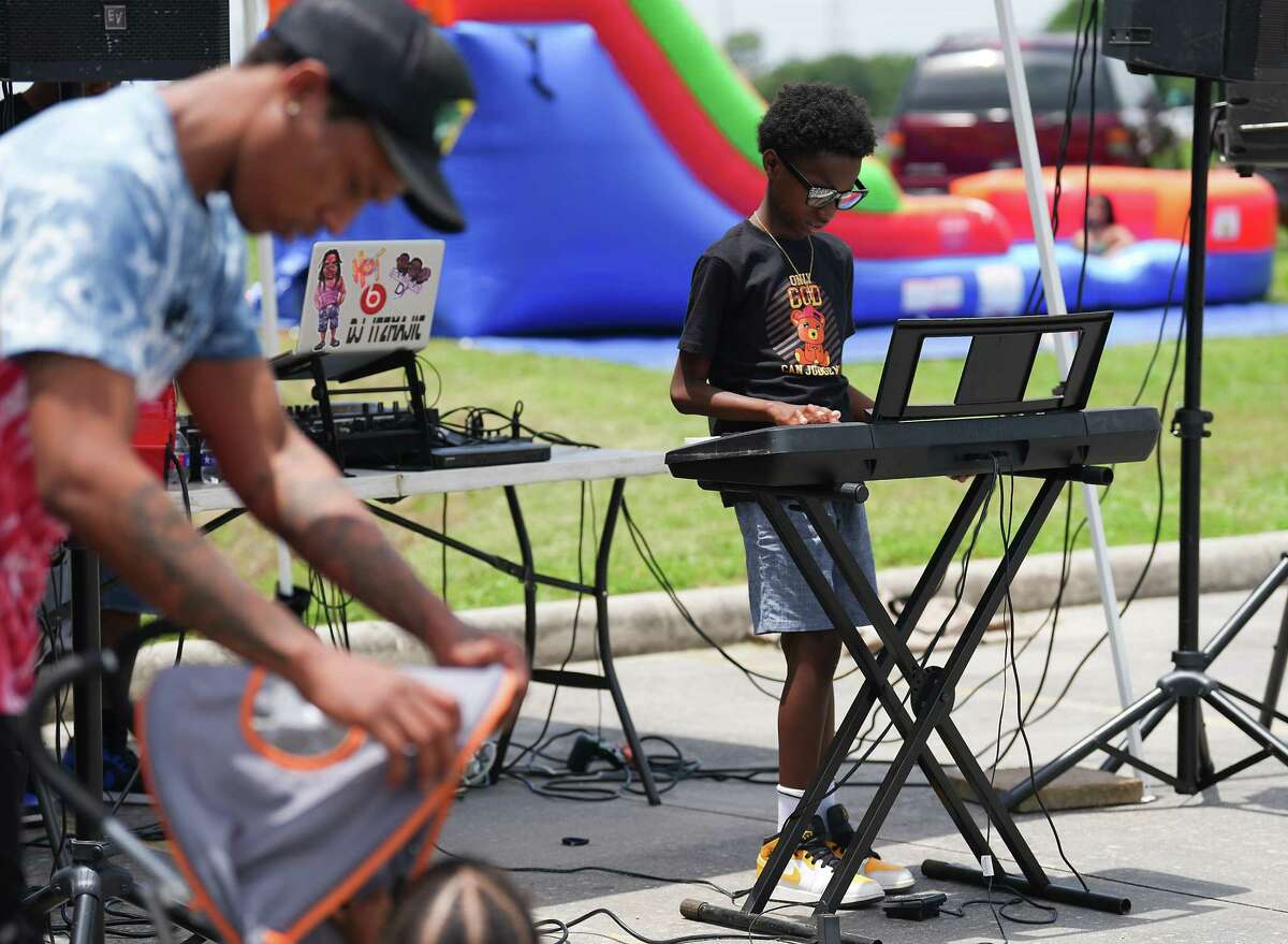 Houston fifth grader discusses being a viral keyboard sensation