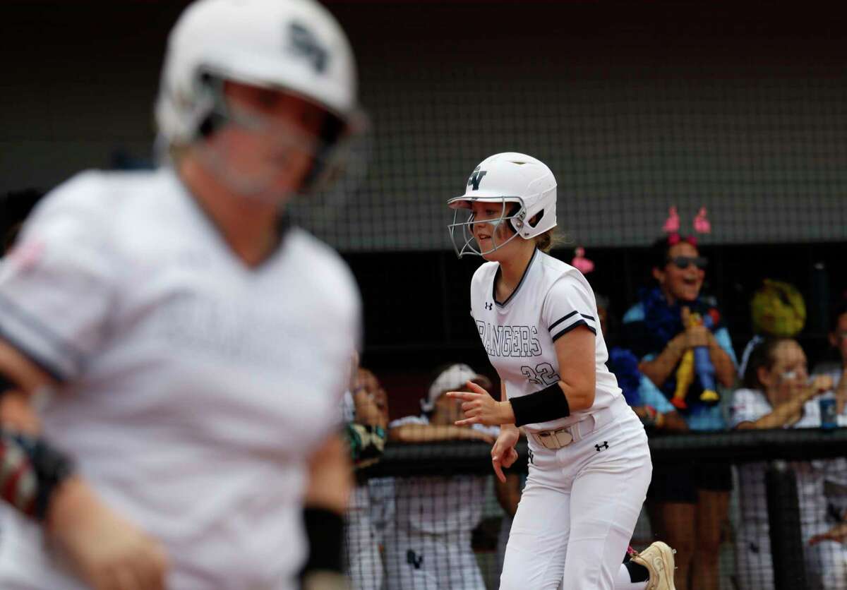 Smithson Valley battles back for Saturday sweep of Mercedes in semis