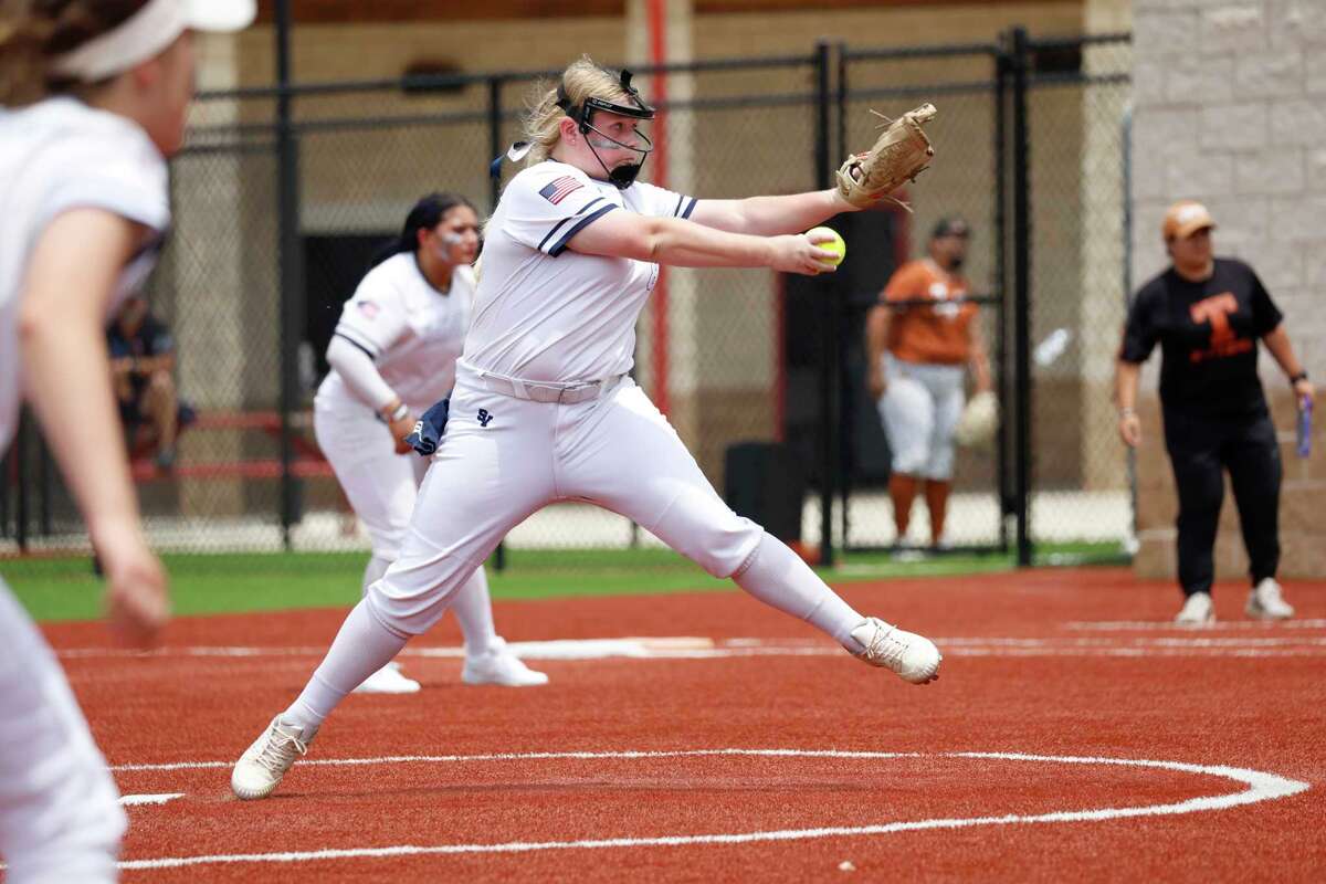 Smithson Valley battles back for Saturday sweep of Mercedes in semis