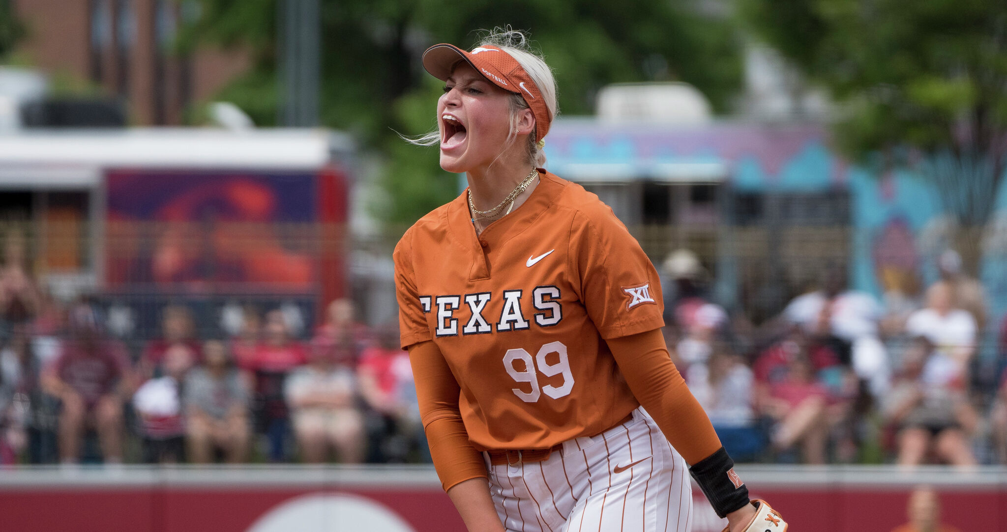 UT Longhorns top Texas A&M Aggies, advance to regional final