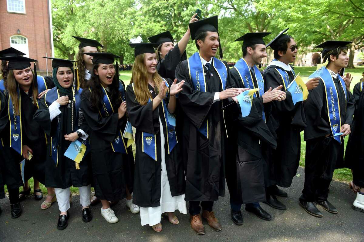 Paul Giamatti, Lonnie Bunch among honorees at Yale commencement