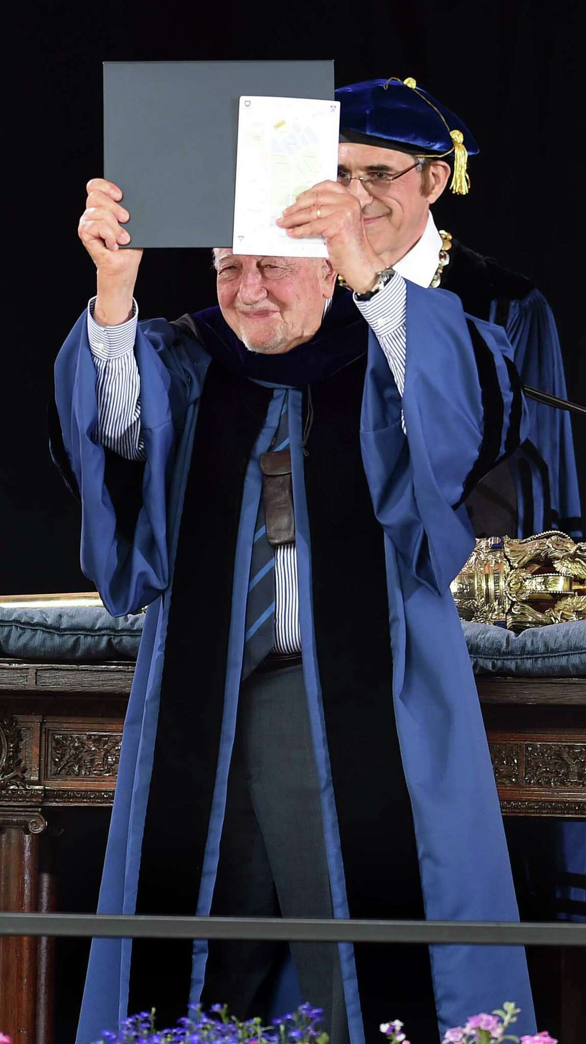 Paul Giamatti, Lonnie Bunch among honorees at Yale commencement