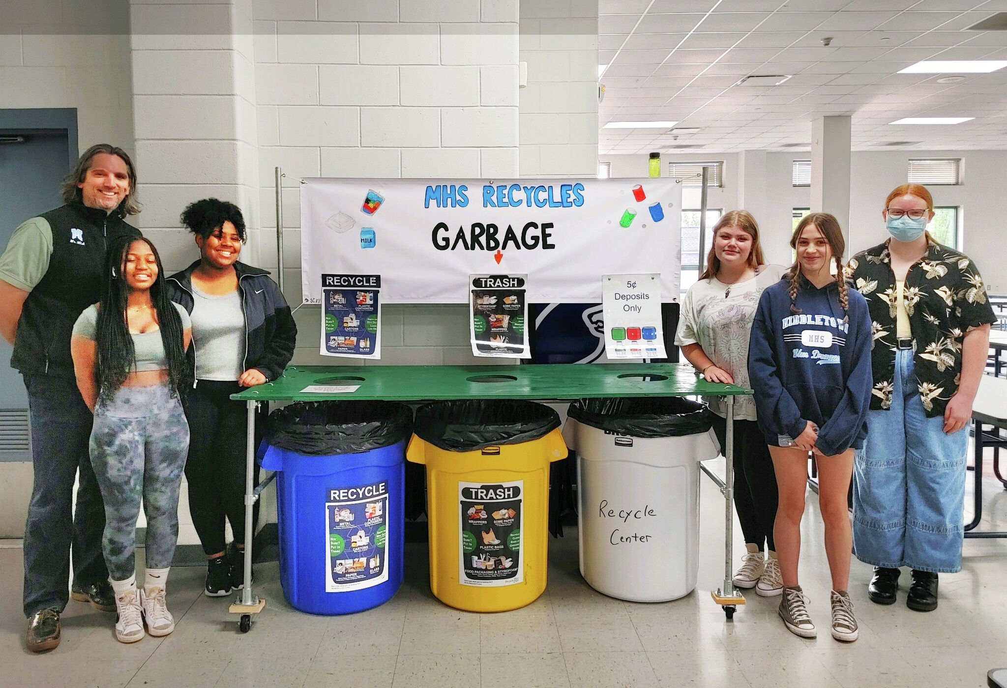 Middletown High School Environmental Club rolls out recycling program