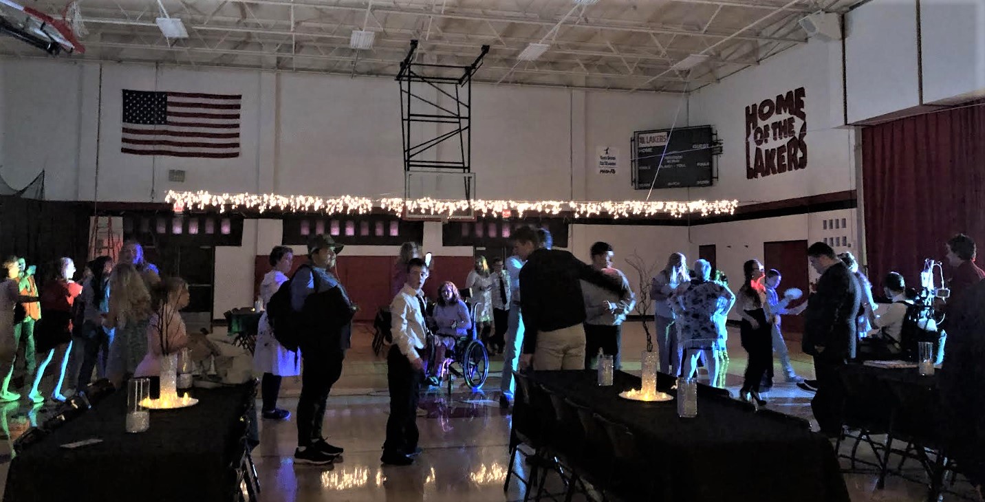 Manistee ISD students enjoy 'magical' prom at Bear Lake Schools