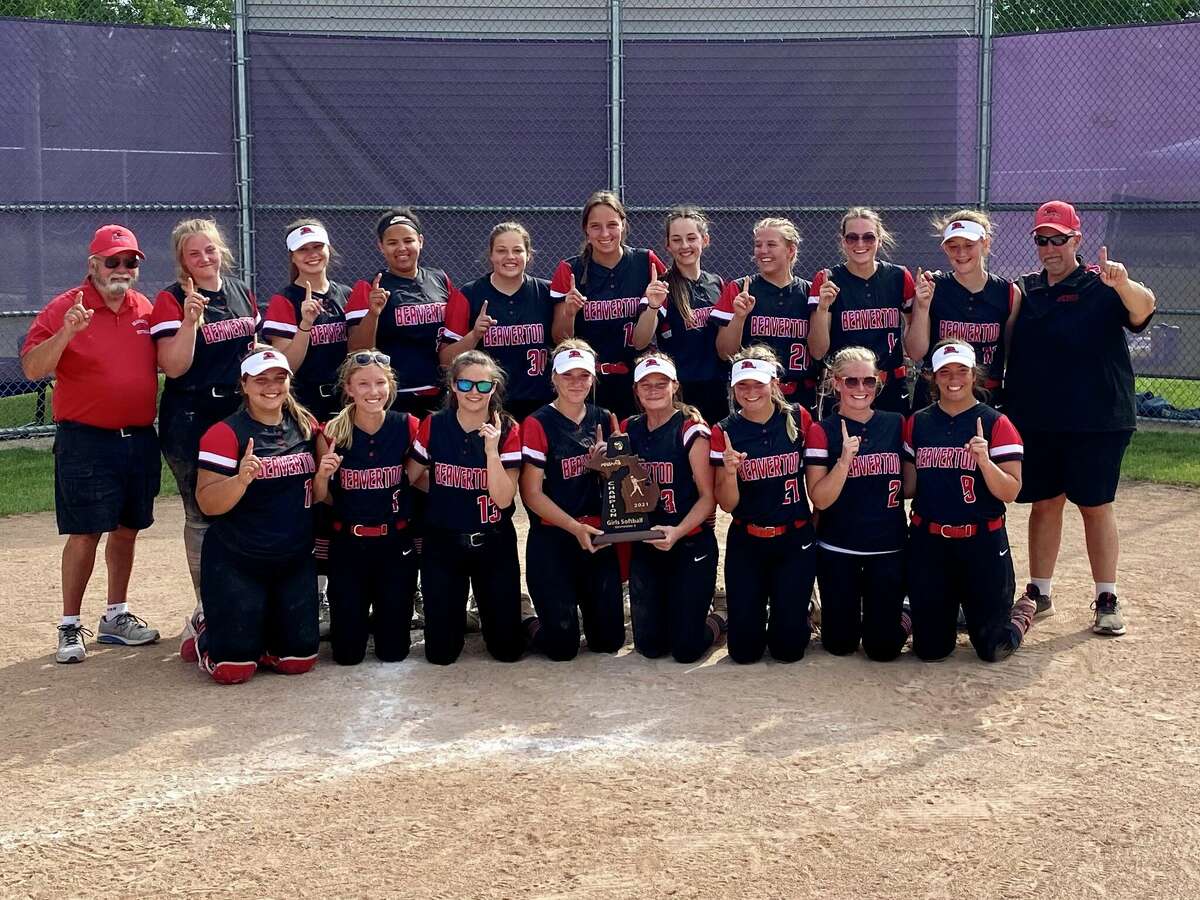 Beavers' Whitmer stepping down after 33 years as softball coach