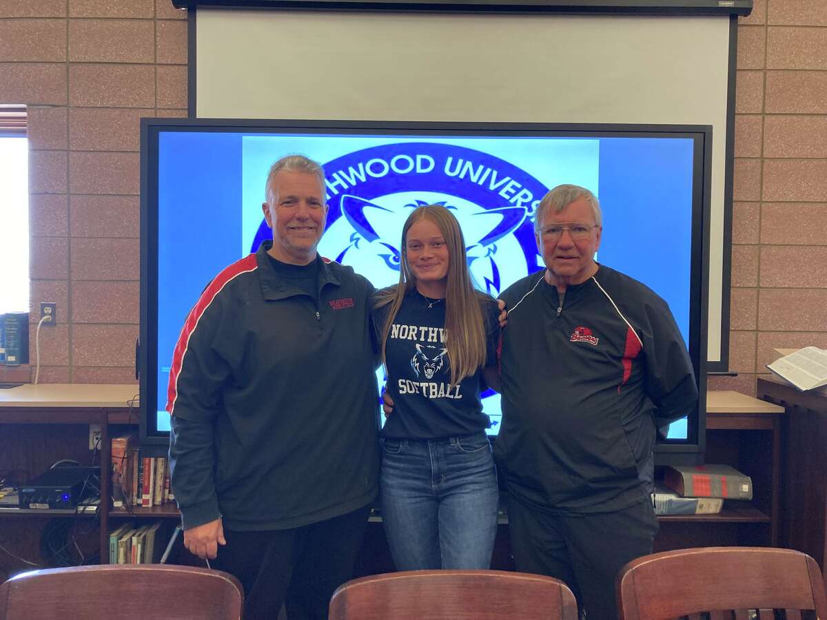 Beavers' Whitmer stepping down after 33 years as softball coach