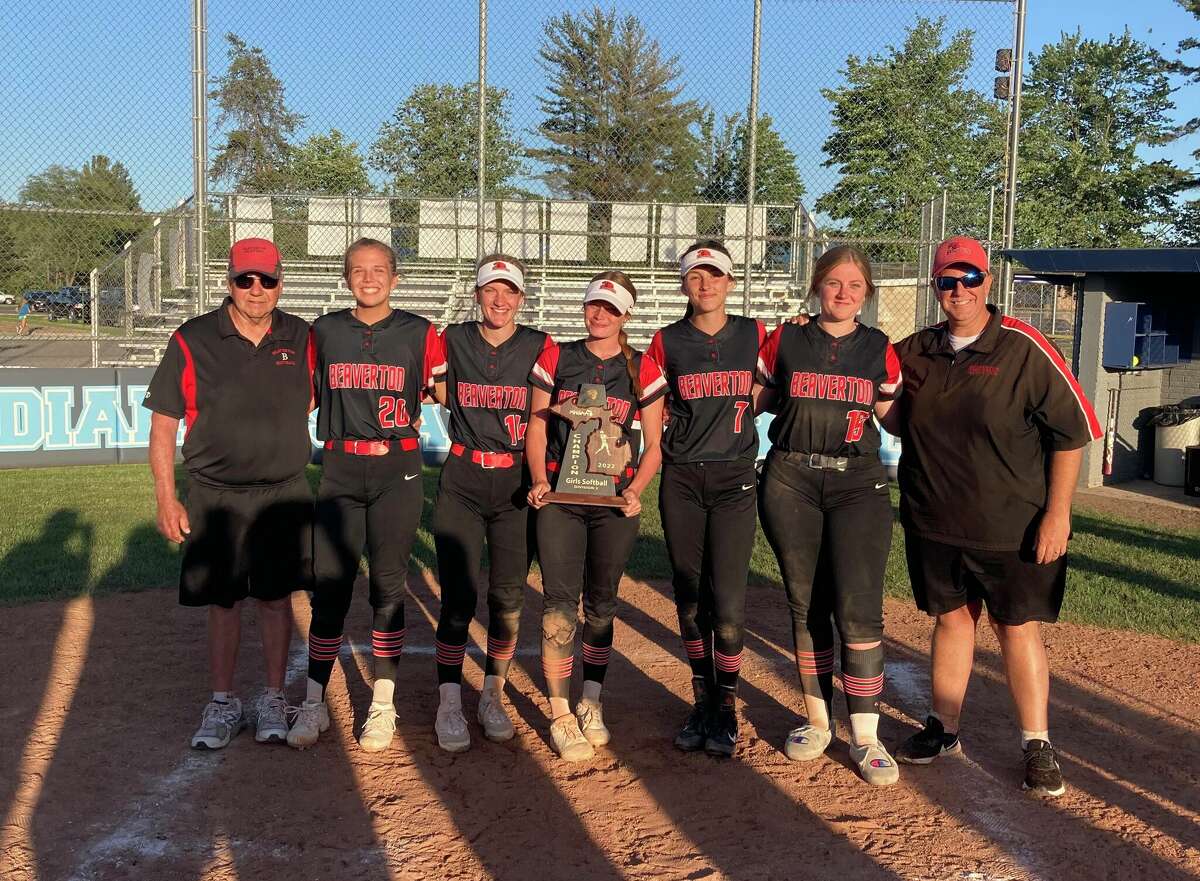 Beavers' Whitmer stepping down after 33 years as softball coach