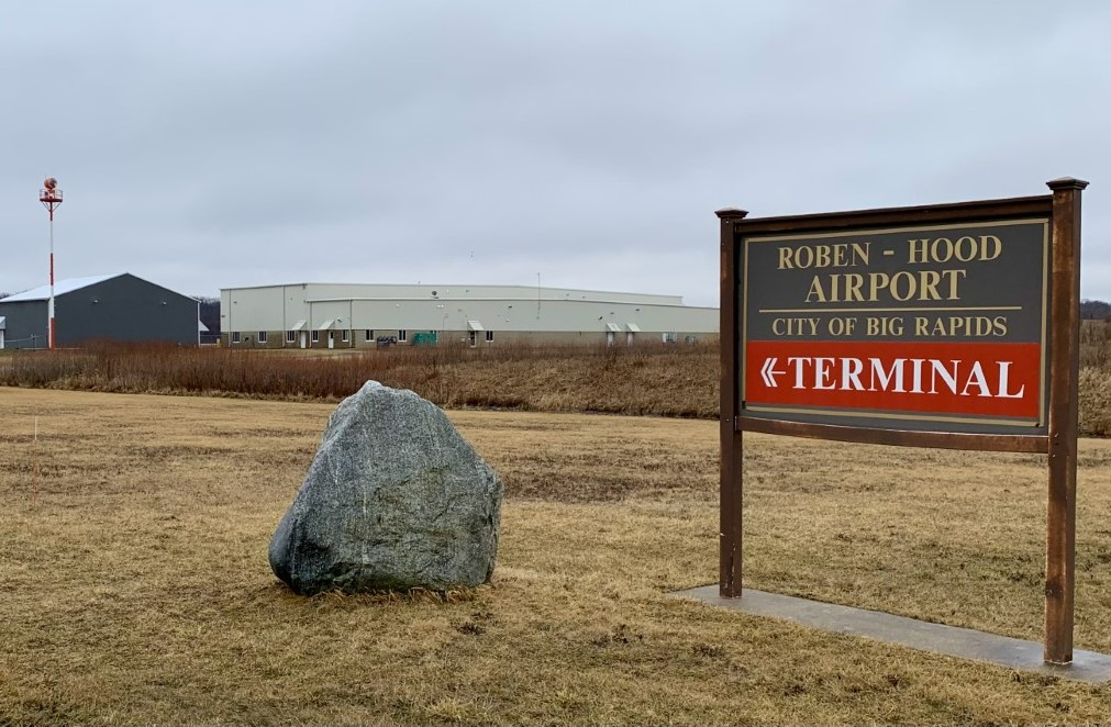 Roben-Hood Airport in Big Rapids to get $1.8 million for expansion