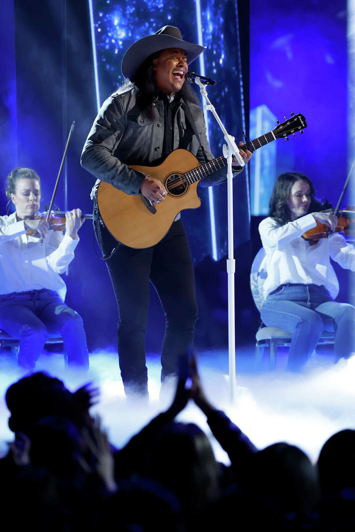 Texas singer NOIVAS competes on 'The Voice' Season 23 finale