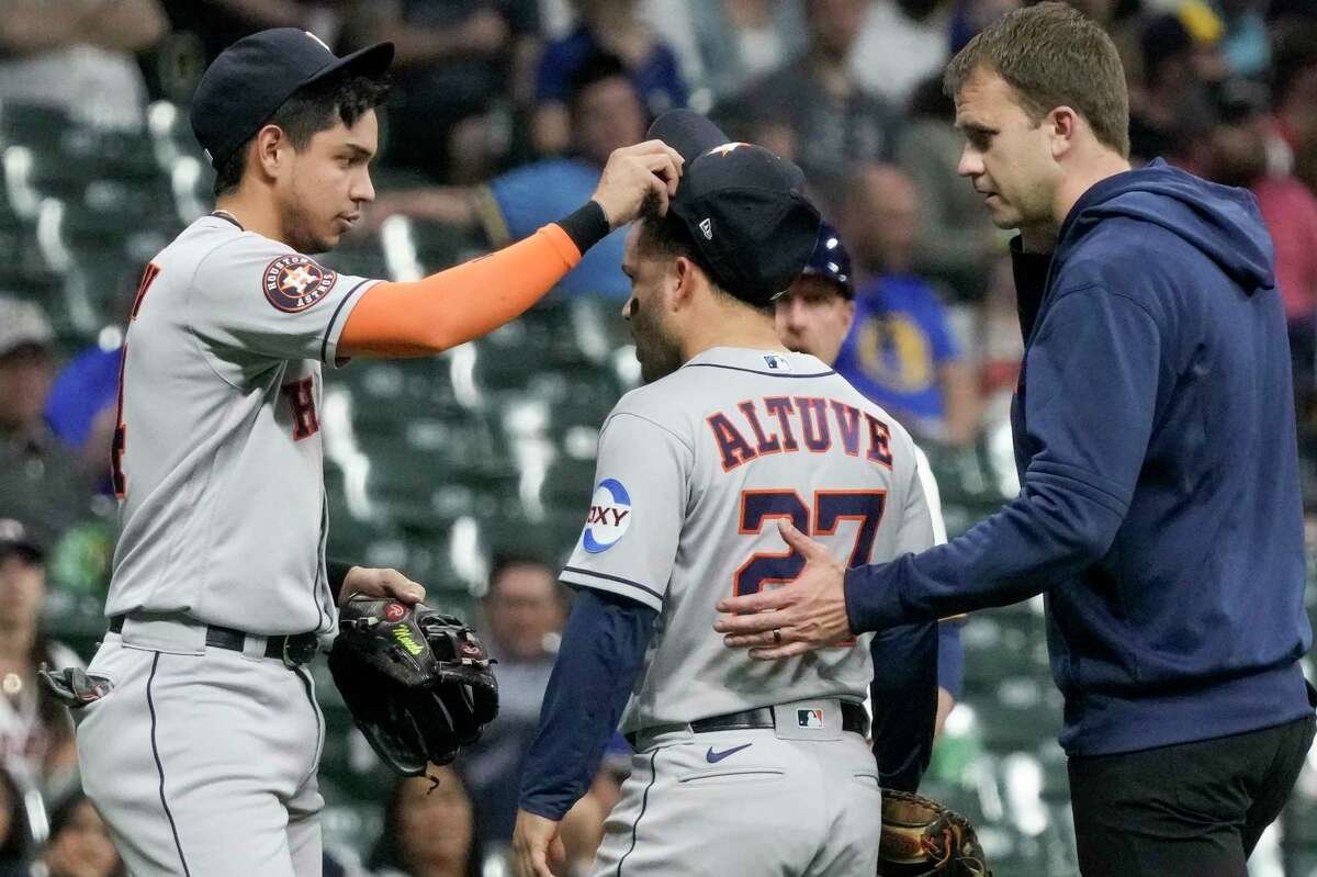 Houston Astros' Jose Altuve exits game in sixth inning