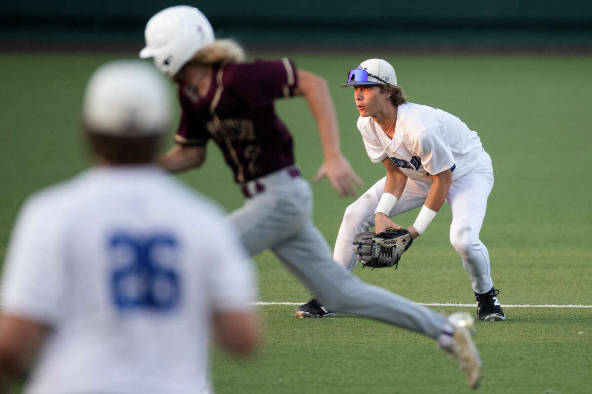 Magnolia West logs another shutout, takes Game 1 over Barbers Hill