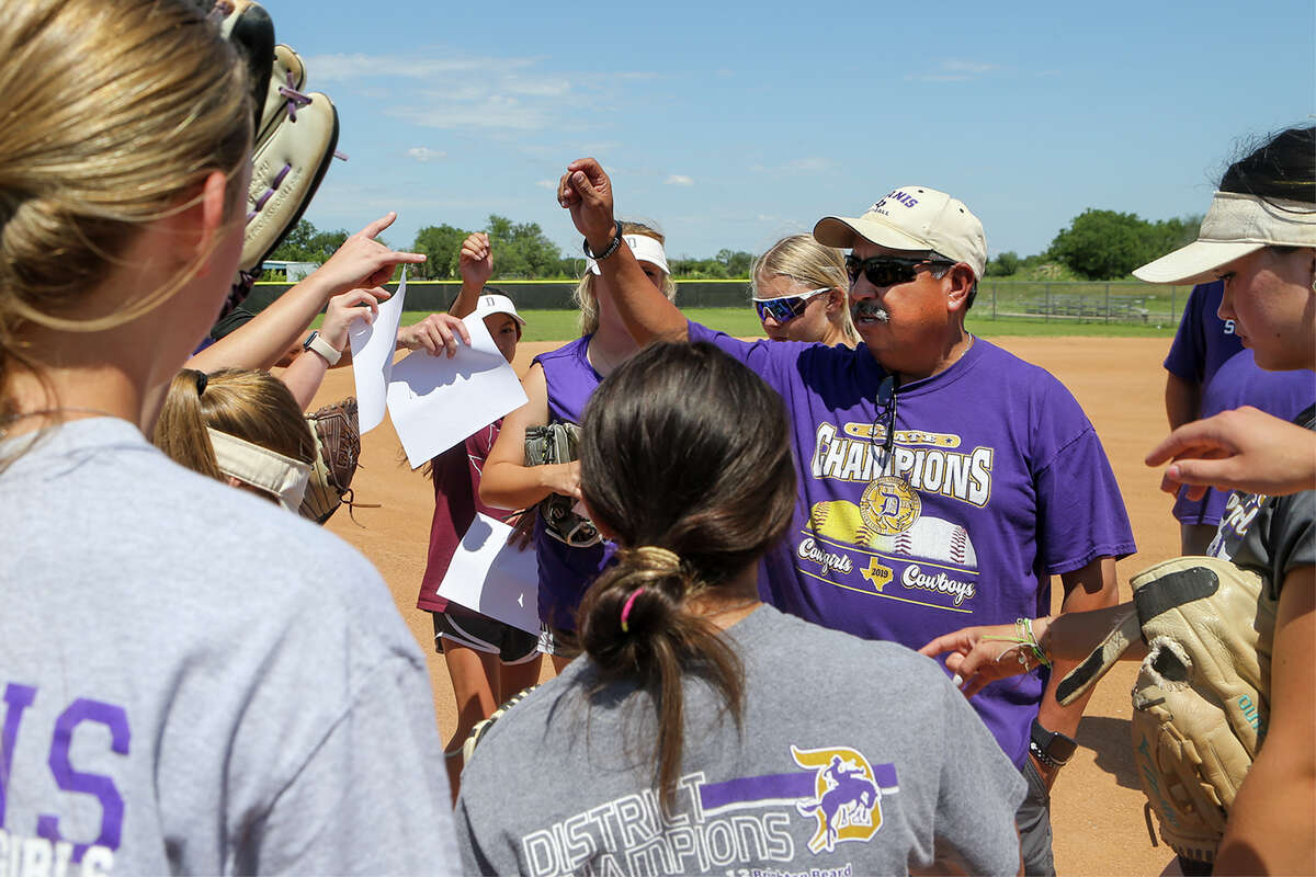 D'Hanis returns to state softball after rough start to season