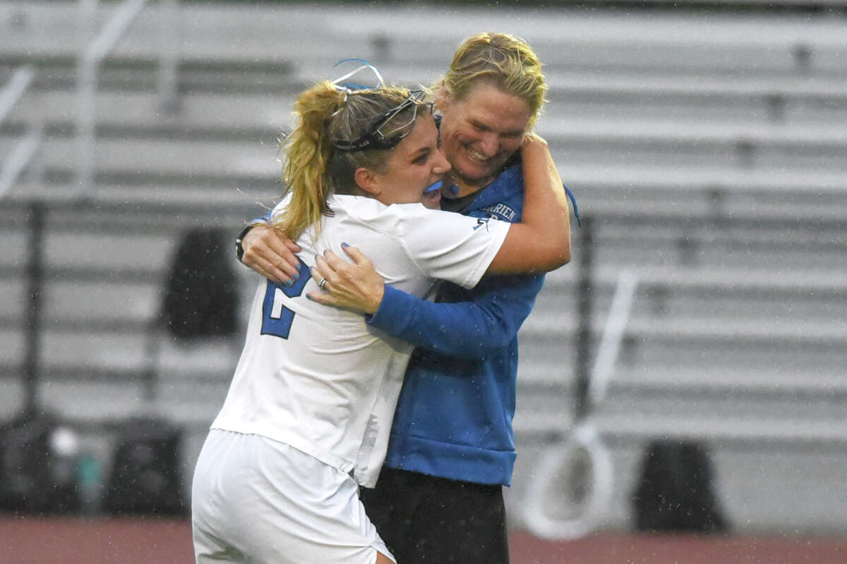 Darien girls lacrosse beats New Canaan for FCIAC championship