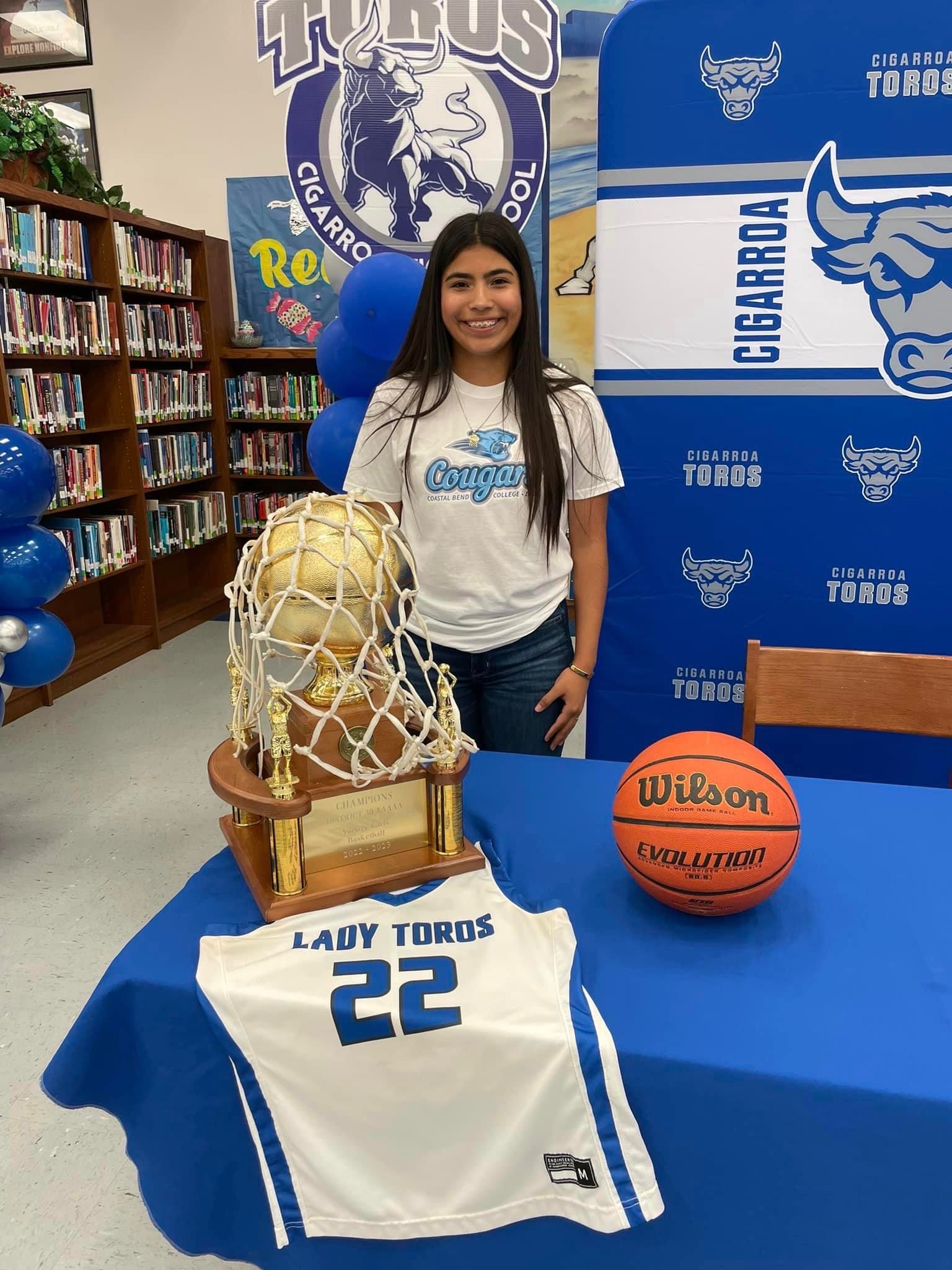 Cigarroa's Diane Lara signs with Coastal Bend College