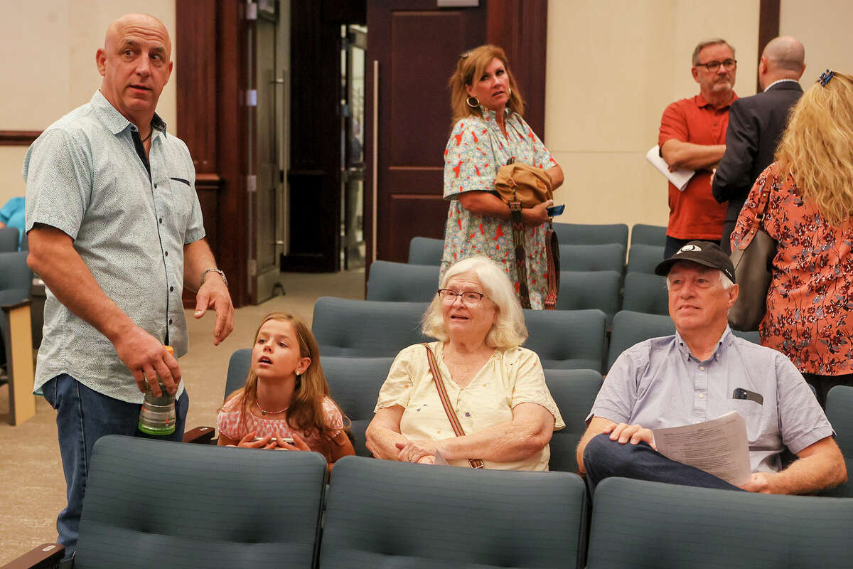 Political newbie Frank Ritchie sworn in as Boerne's mayor