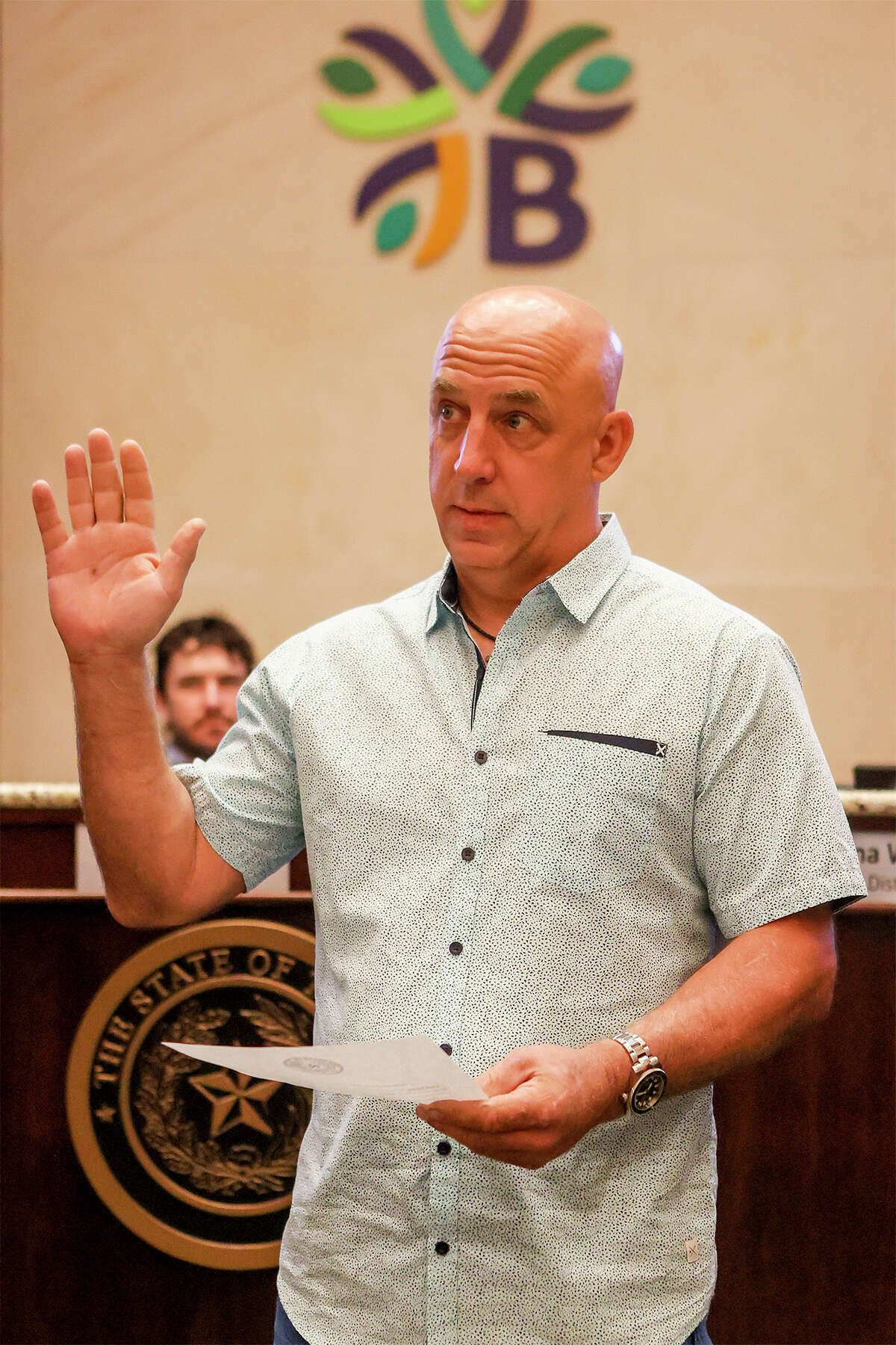 Political newbie Frank Ritchie sworn in as Boerne's mayor