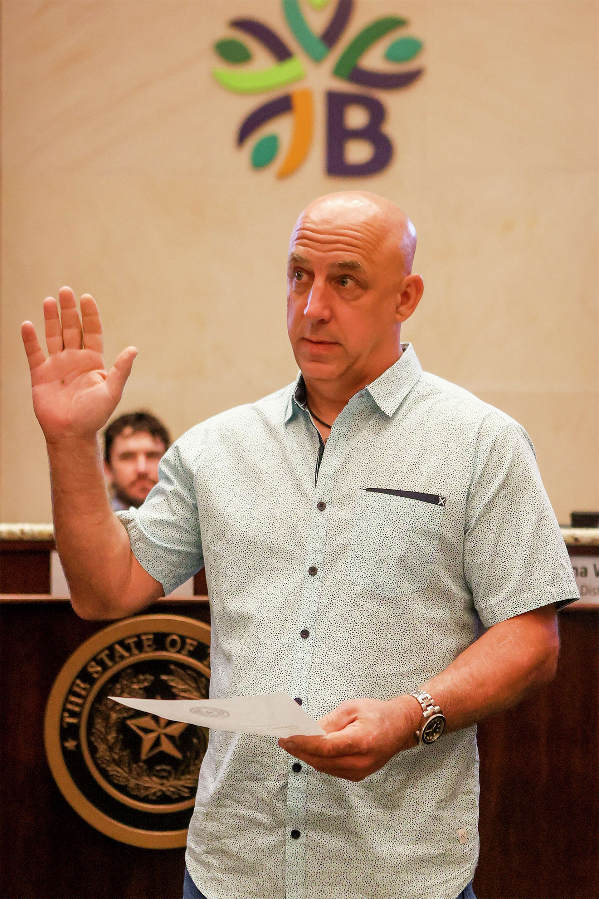 Political newbie Frank Ritchie sworn in as Boerne's mayor