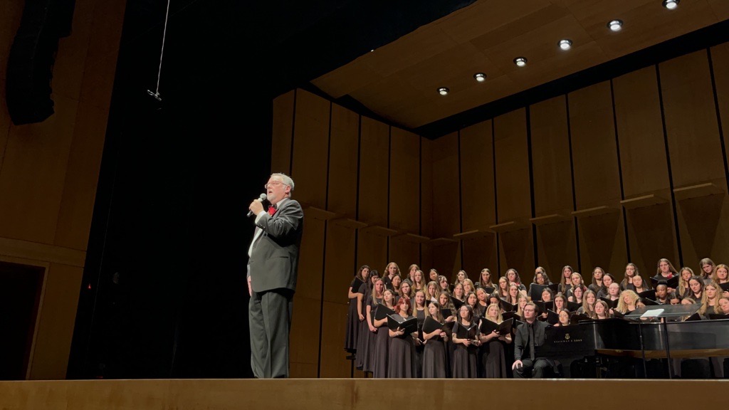 Alumni, former colleagues come to GHS choir director's last show
