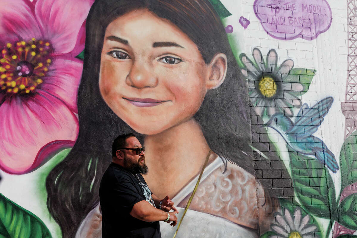 Hundreds gather to honor Uvalde victims with candlelight vigil