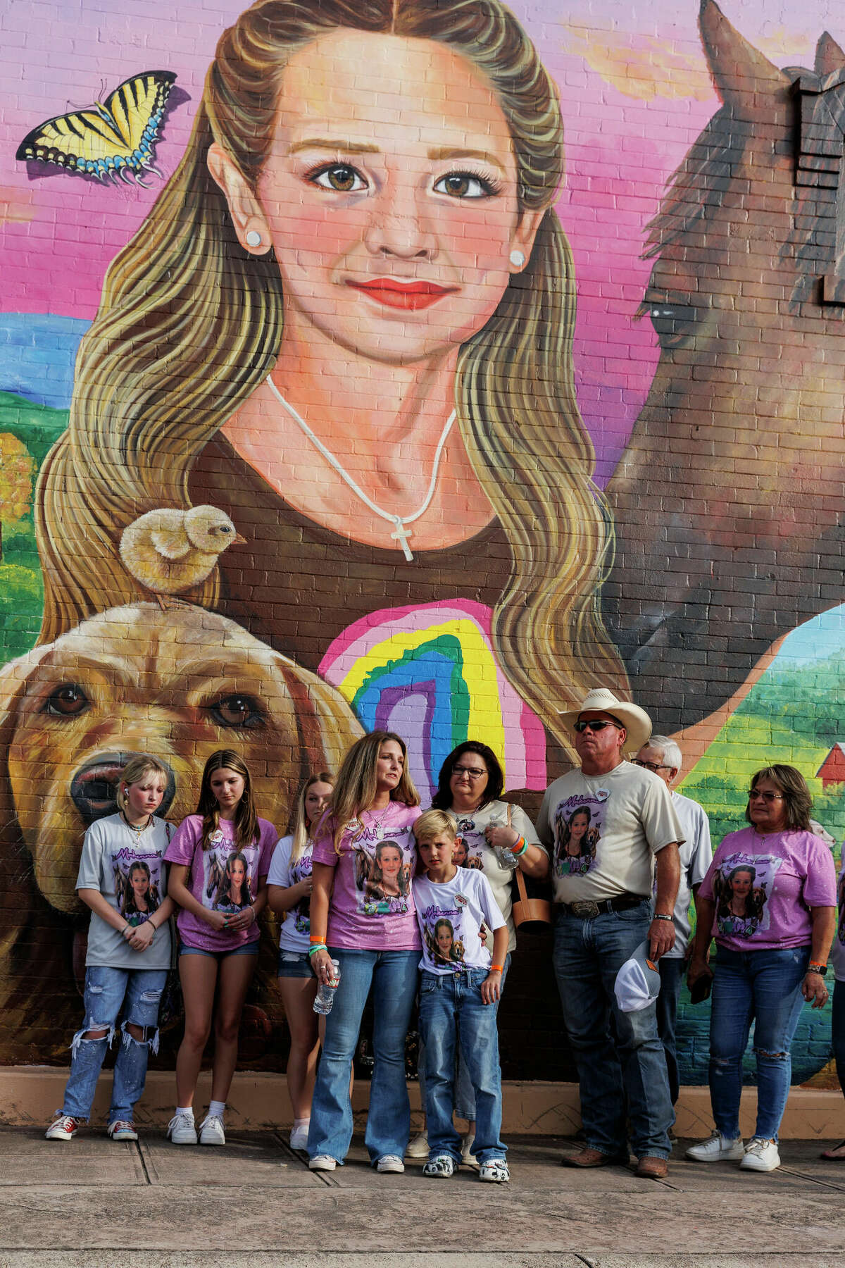 Hundreds gather to honor Uvalde victims with candlelight vigil