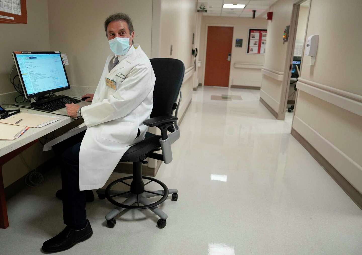 Pioneering Houston leukemia doctor helps patients avoid chemo