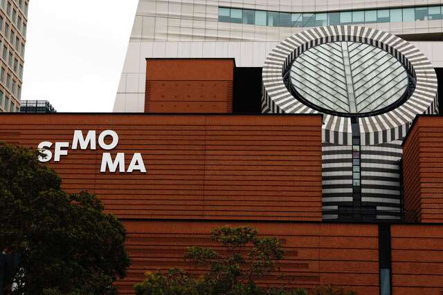 SFMOMA’s facade has turned into a big, dirty wall