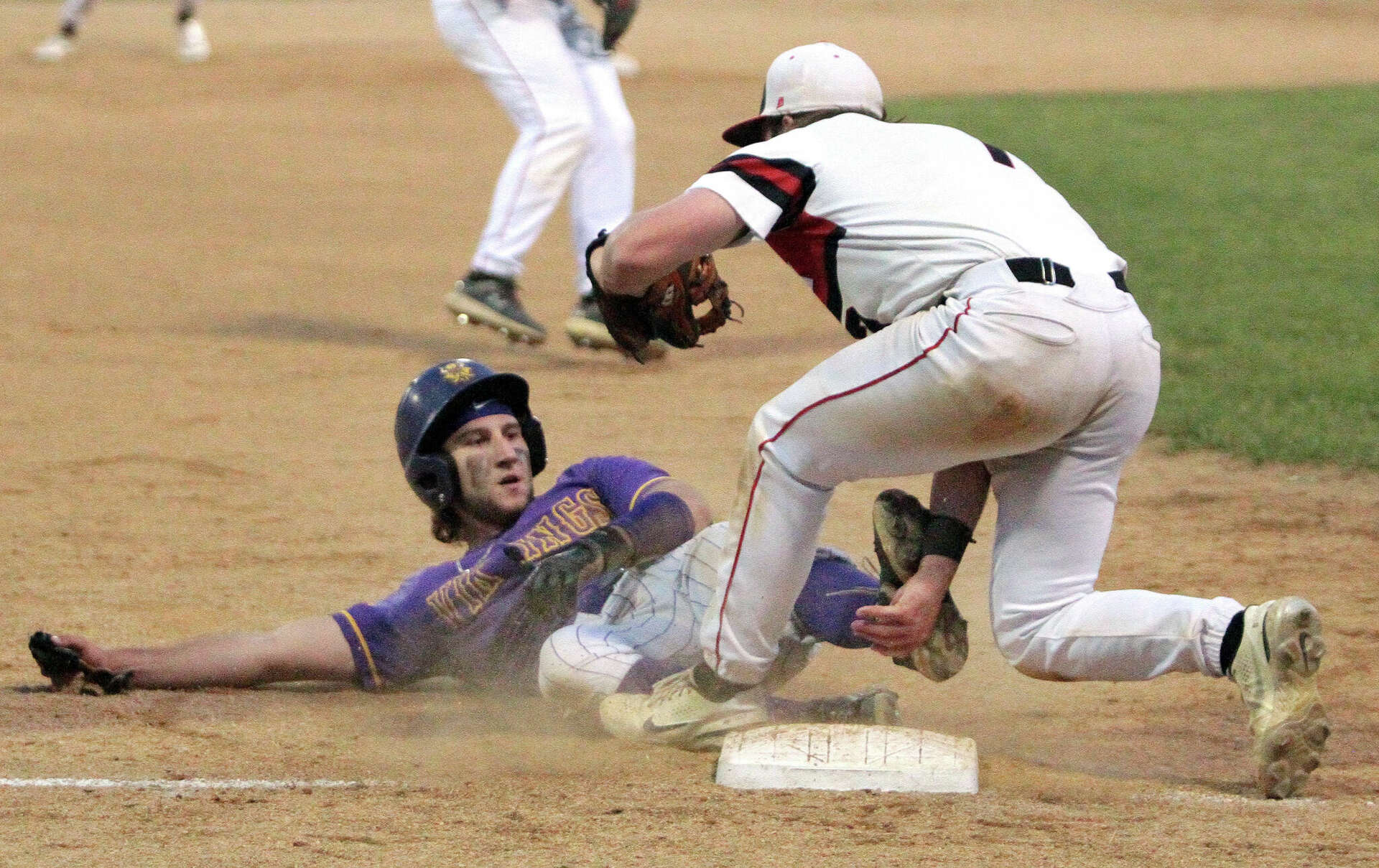 Warde beats Westhill, wins third-straight FCIAC baseball championship