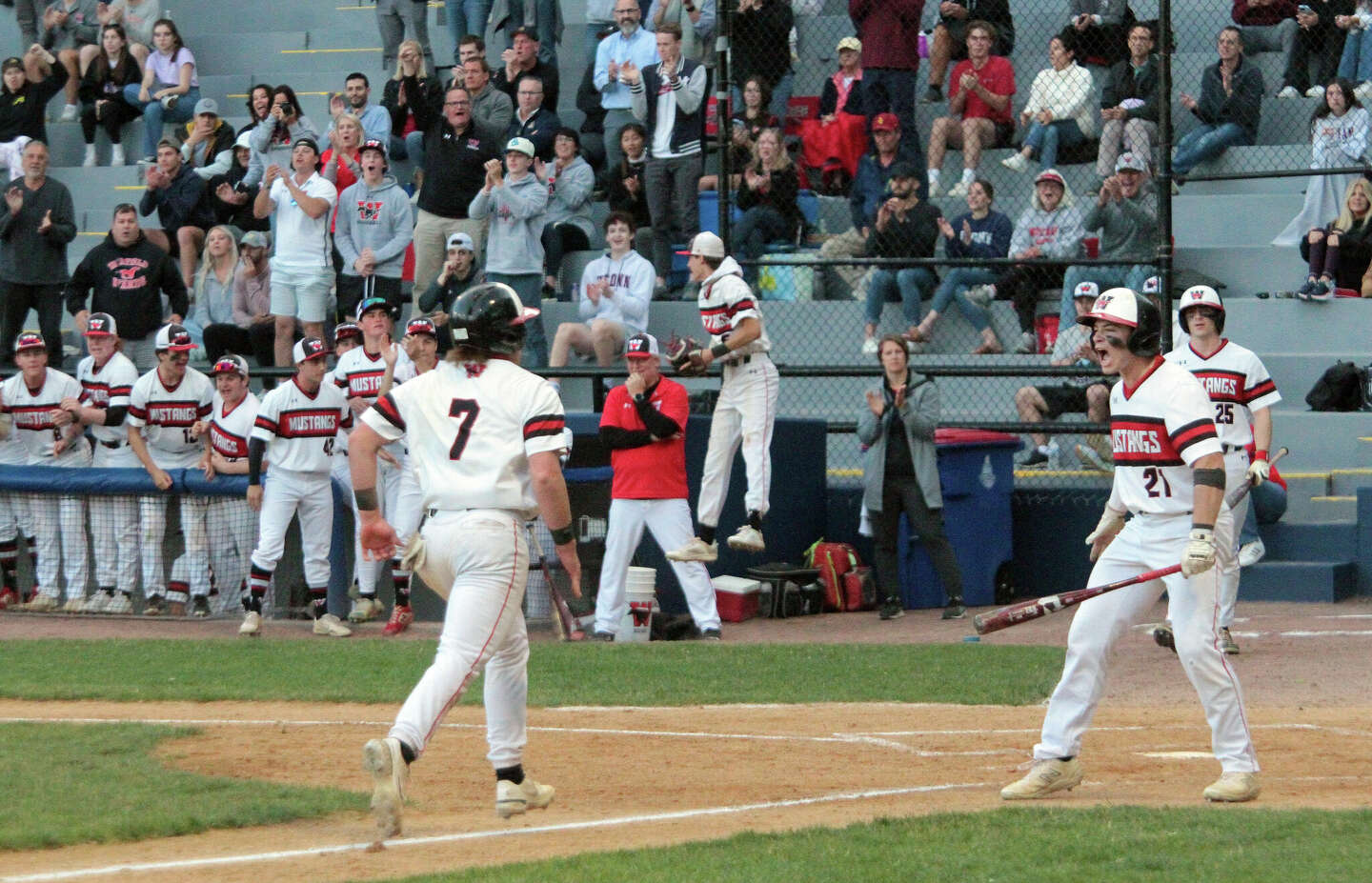 Warde beats Westhill, wins third-straight FCIAC baseball championship