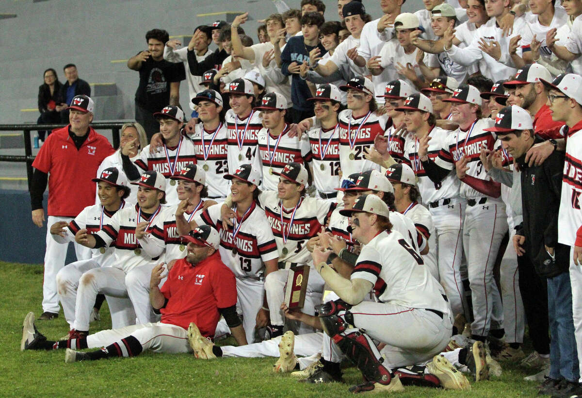 Warde beats Westhill, wins third-straight FCIAC baseball championship