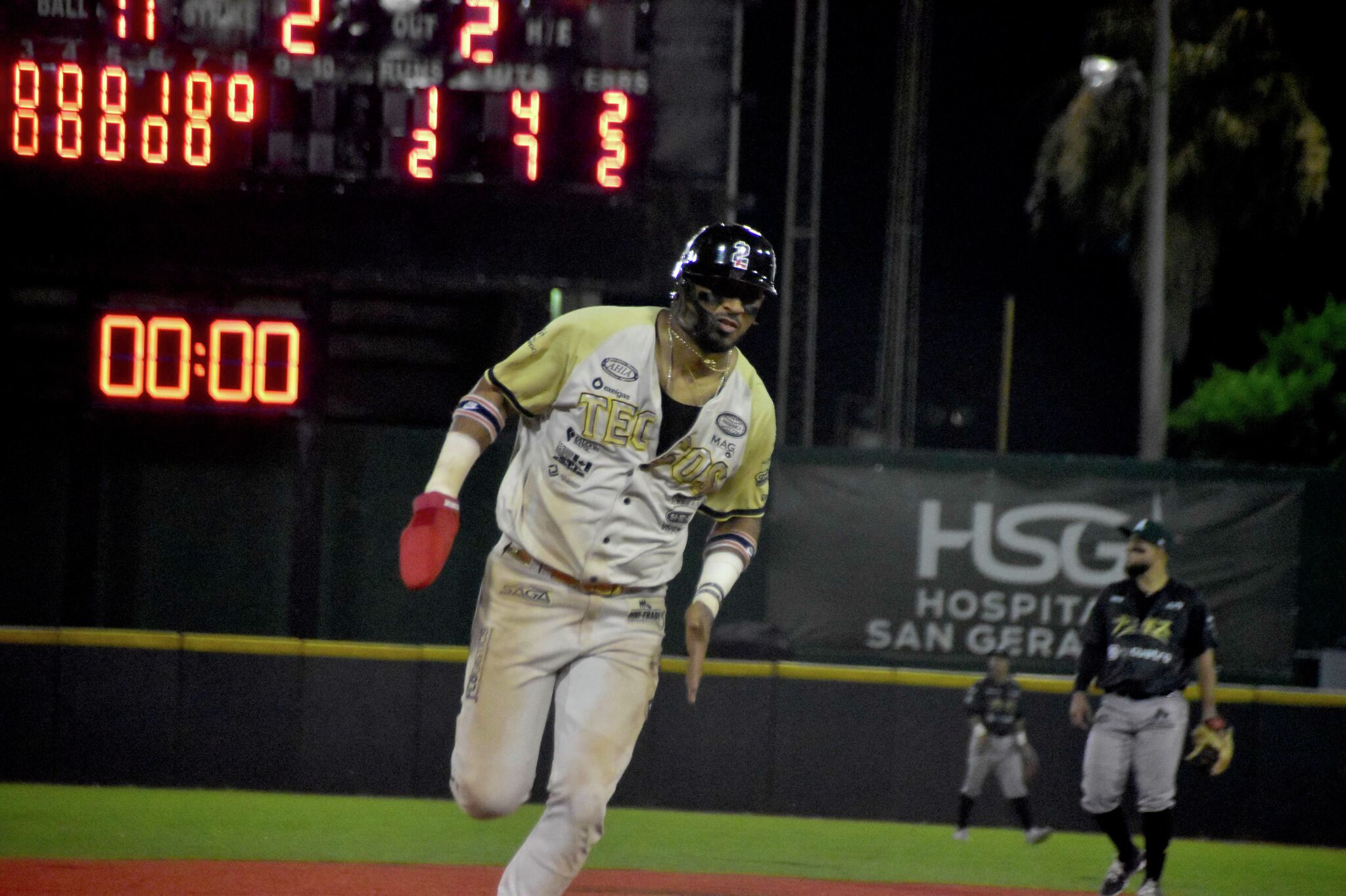 Tecolotes Dos Laredos sweep Bravos de Leon with 2-1 win