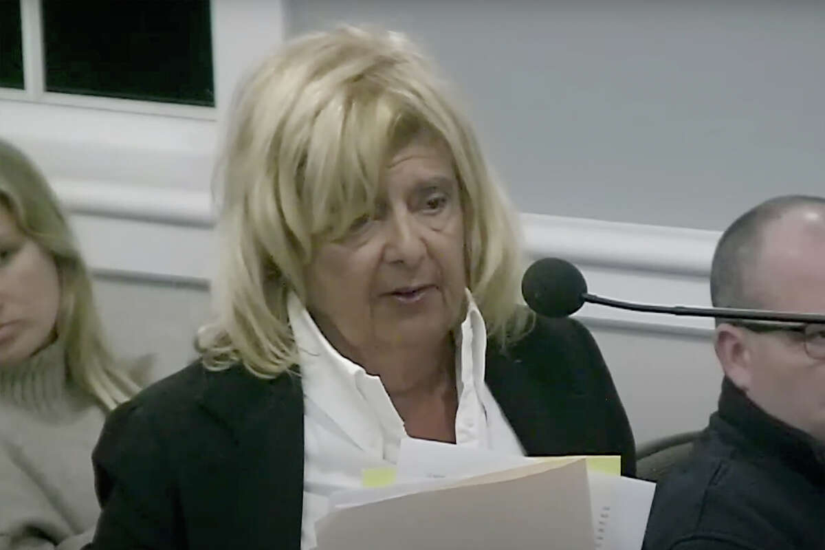 SF Giants' Charles Johnson losing all-out war on Nantucket clam shack