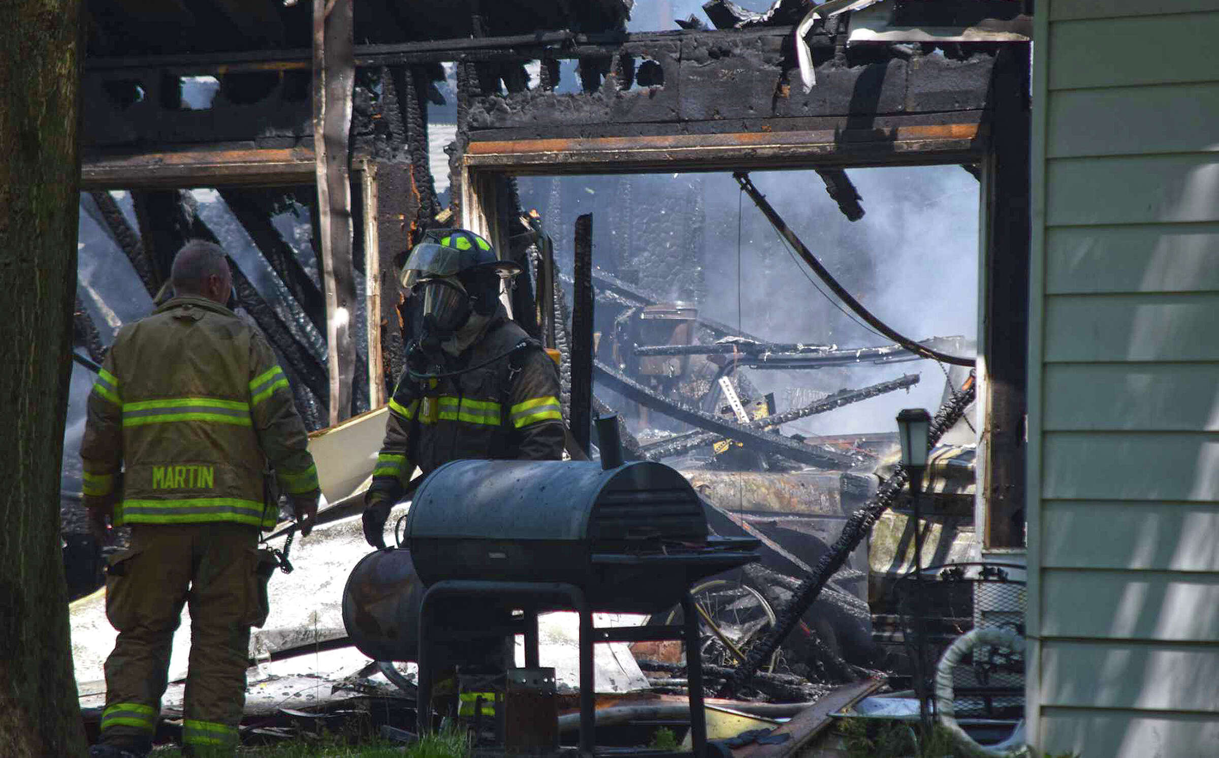 Chapin, other departments battle house fire