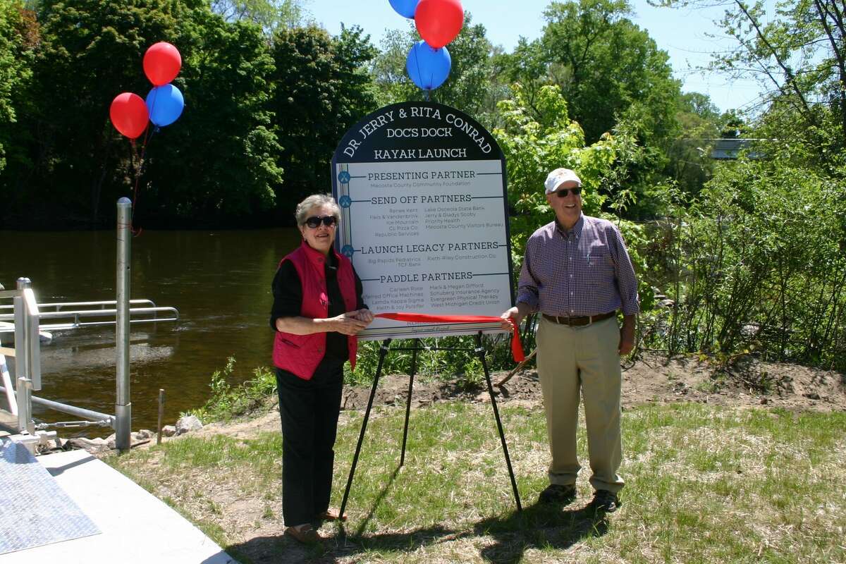 Hemlock Park kayak launch ribbon cutting held in Big Rapids
